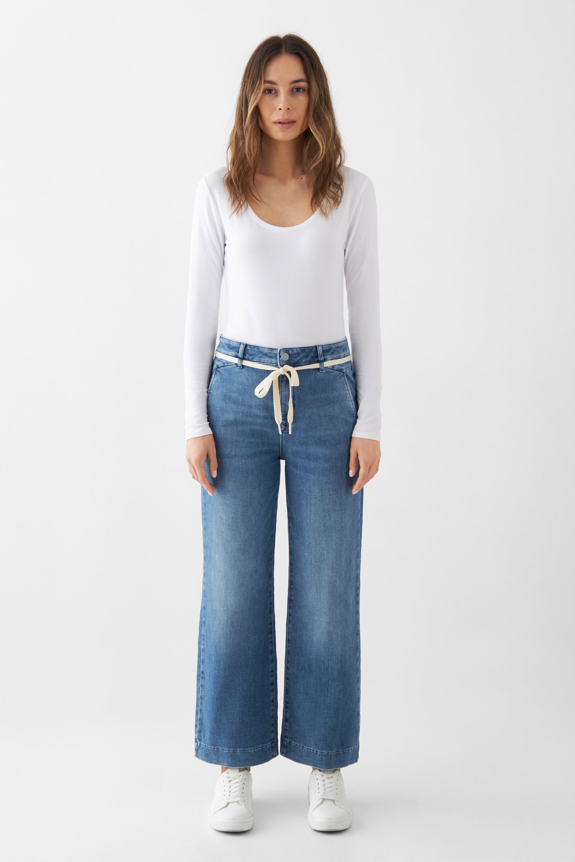 DEW Flared Cropped Soft Denim - French Pocket - Medium Blue – DAWN GmbH